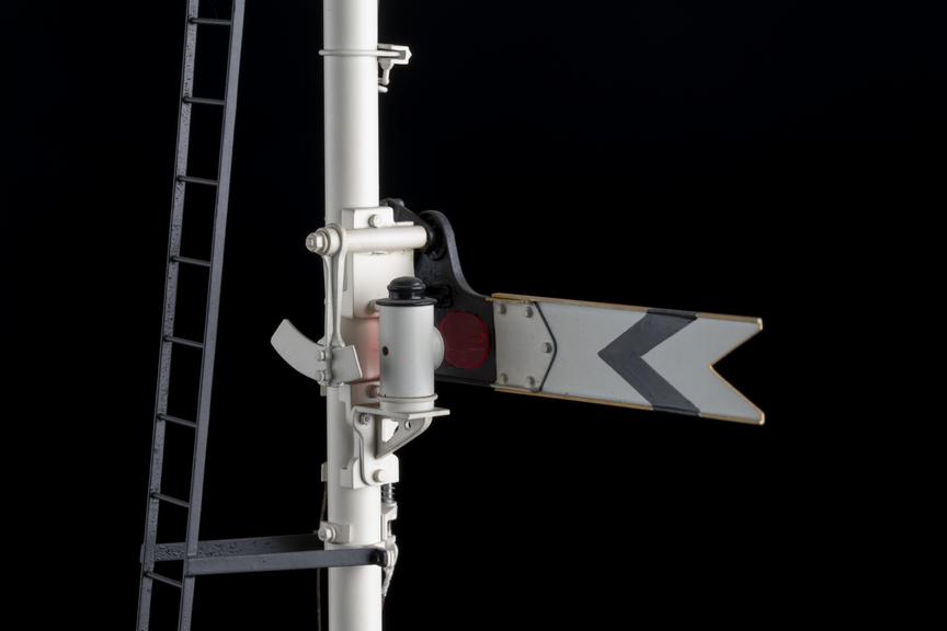 Tubular Steel Signal Post Model | Science Museum Group Collection