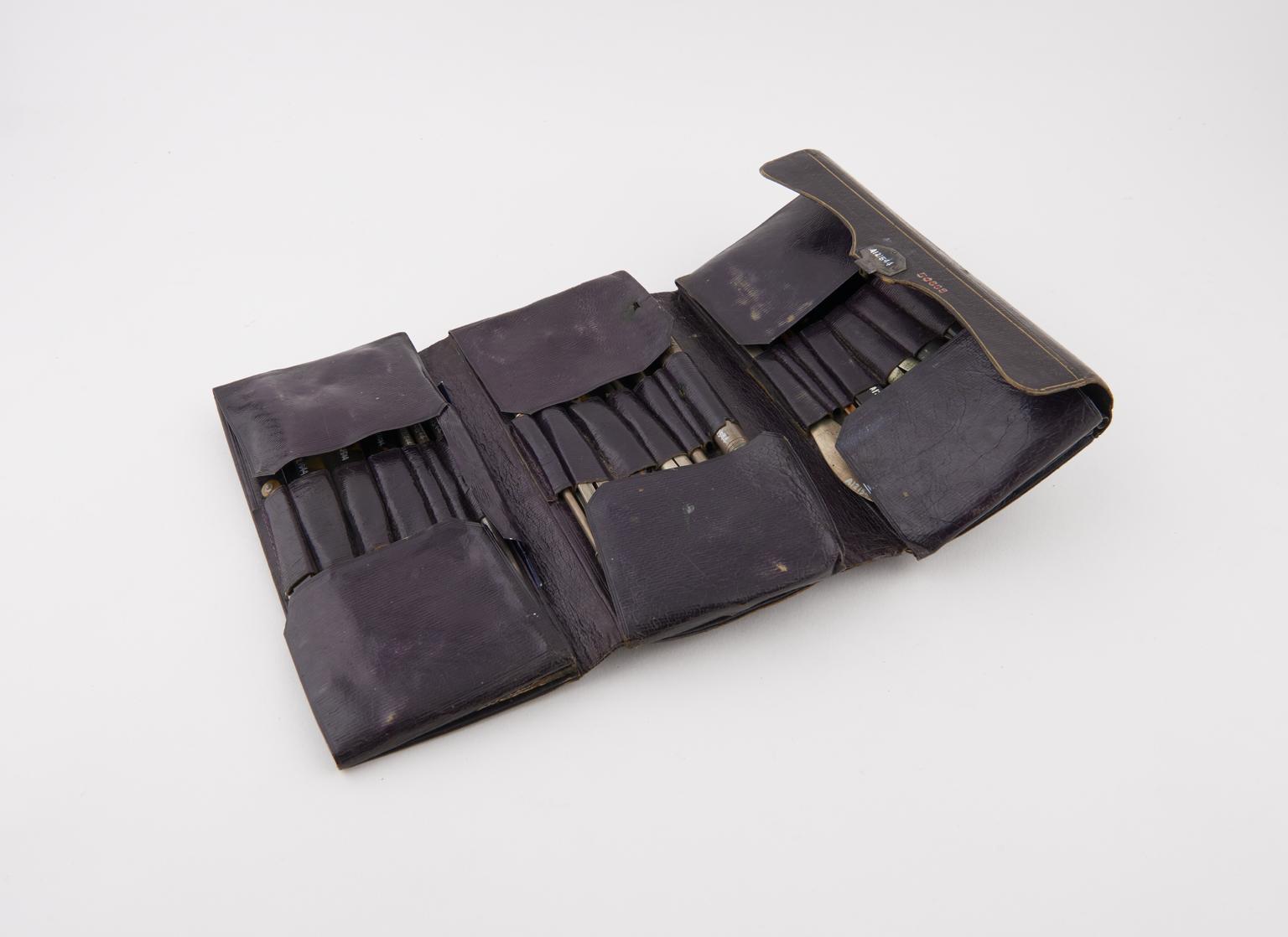 Pocket surgical instrument set | Science Museum Group Collection