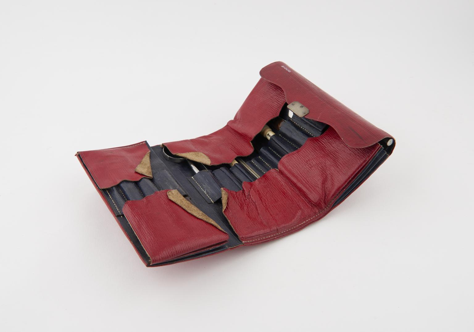 Pocket surgical instrument set | Science Museum Group Collection