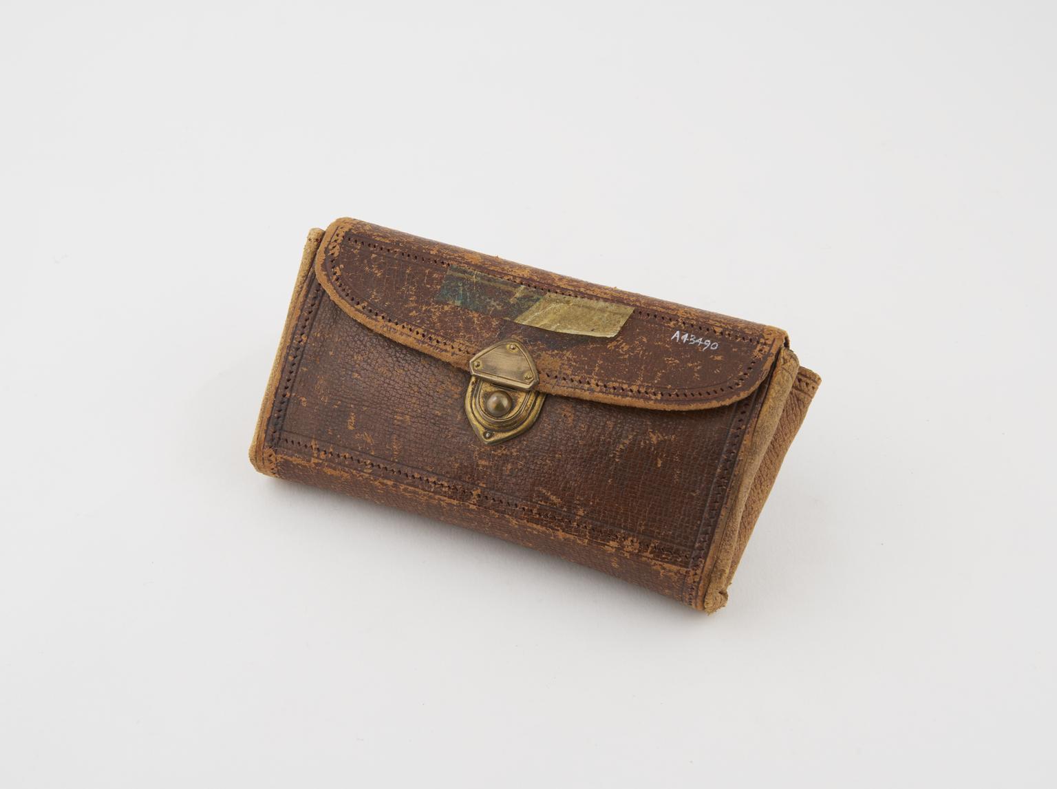 Pocket surgical instrument set | Science Museum Group Collection