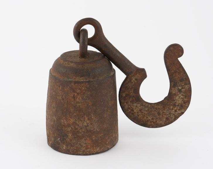 Iron weight, probably English, 1820-1900 | Science Museum Group Collection