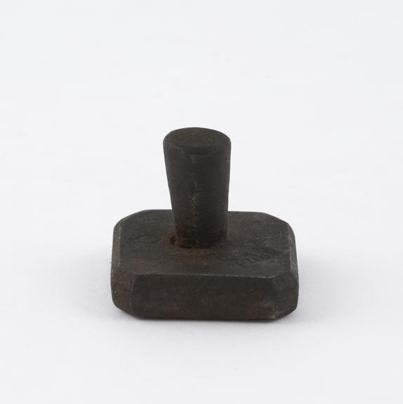 Rectangular iron weight | Science Museum Group Collection