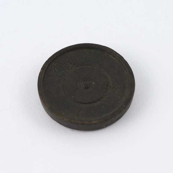 Circular brass weight, 19th century | Science Museum Group Collection