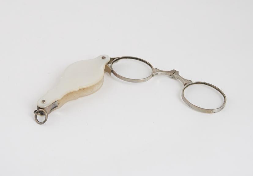 Hinged lorgnette | Science Museum Group Collection