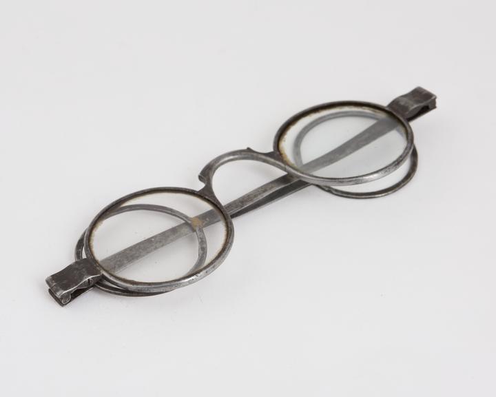 Straight spectacles | Science Museum Group Collection