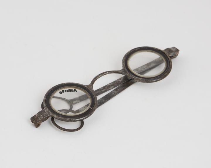Straight spectacles | Science Museum Group Collection