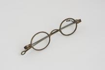 Straight spectacles, brass (?), English, 1790-1860 | Science Museum ...