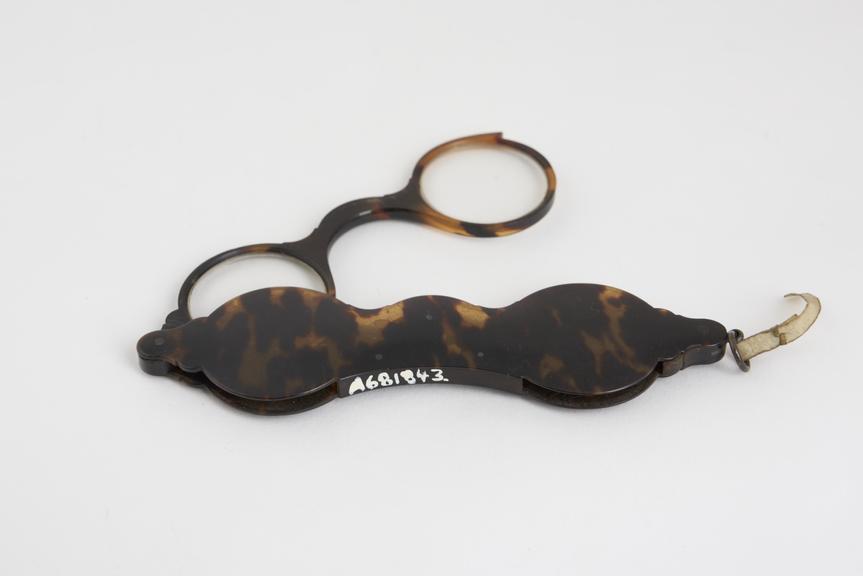 Hand folding spectacles | Science Museum Group Collection
