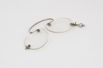 Pince nez | Science Museum Group Collection