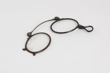 Pince nez | Science Museum Group Collection