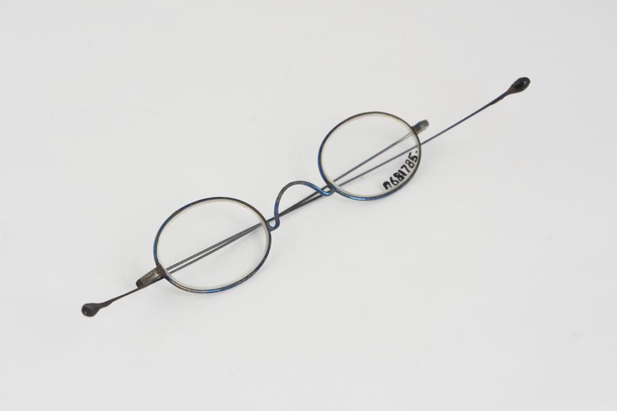 Spectacles, straight, blue steel wire | Science Museum Group Collection