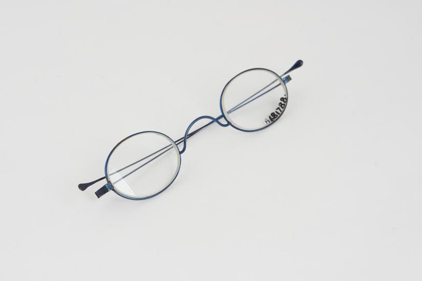 Spectacles, straight, blue steel wire | Science Museum Group Collection
