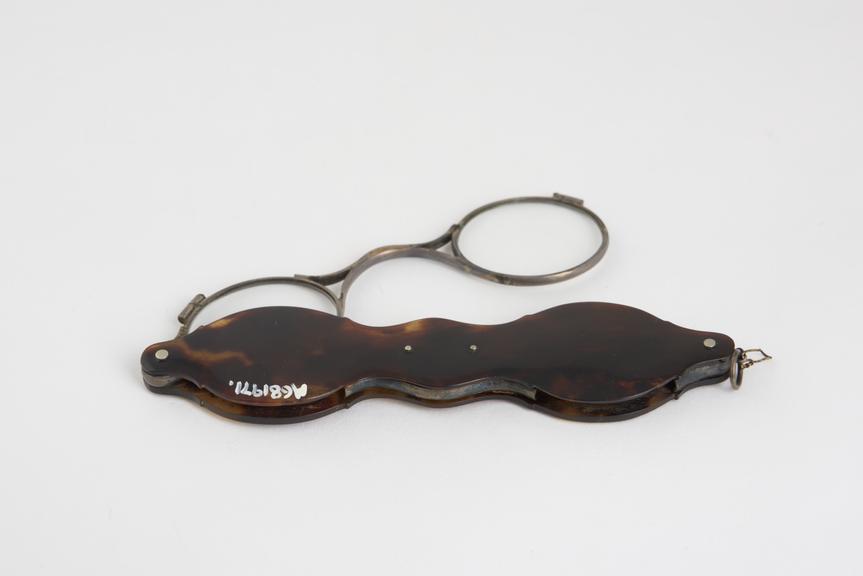 Hand folding spectacles | Science Museum Group Collection