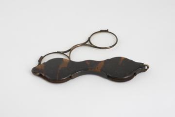 Hand folding spectacles | Science Museum Group Collection