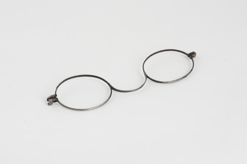 Spectacles, steel wire | Science Museum Group Collection