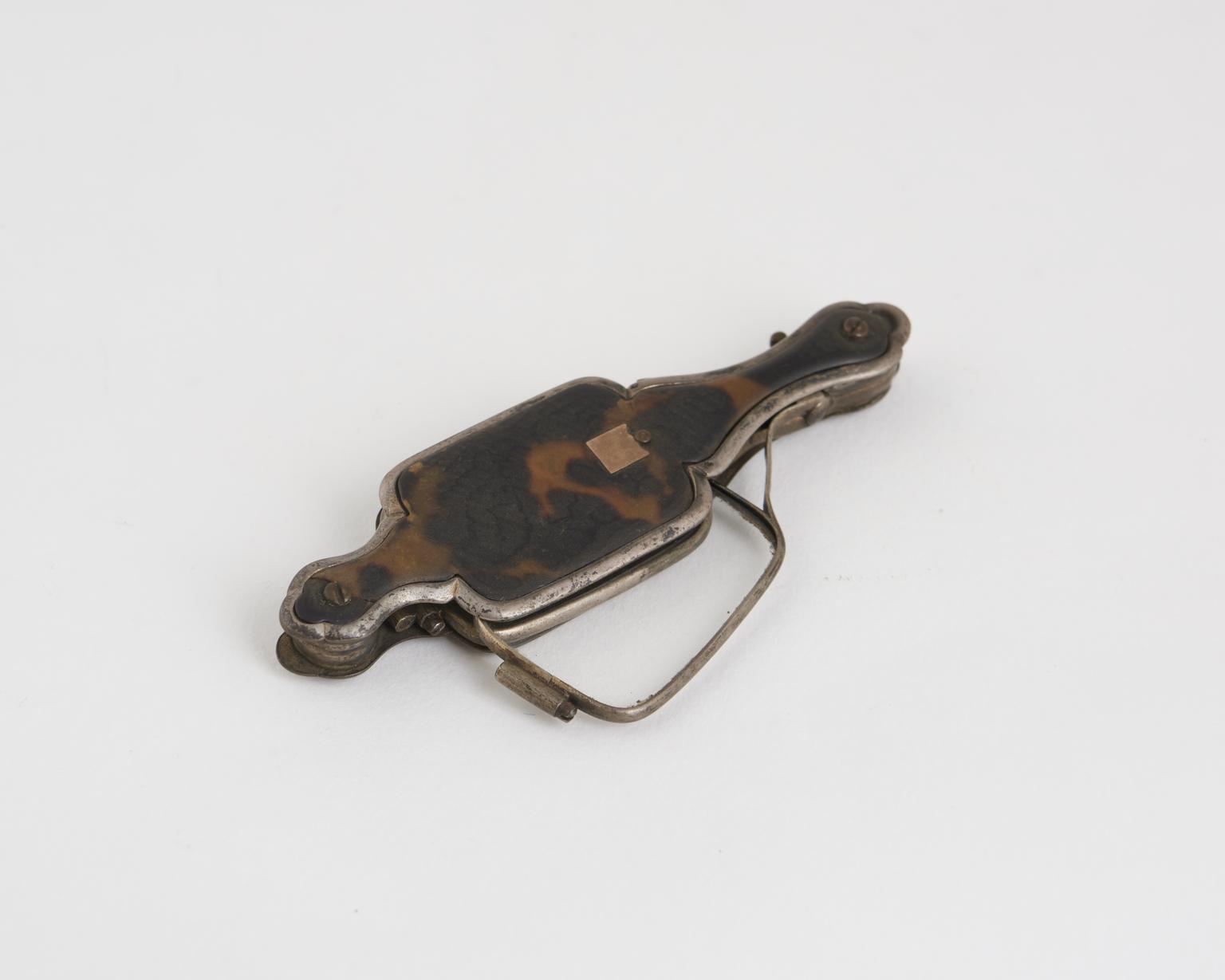 Hand, transverse folding | Science Museum Group Collection