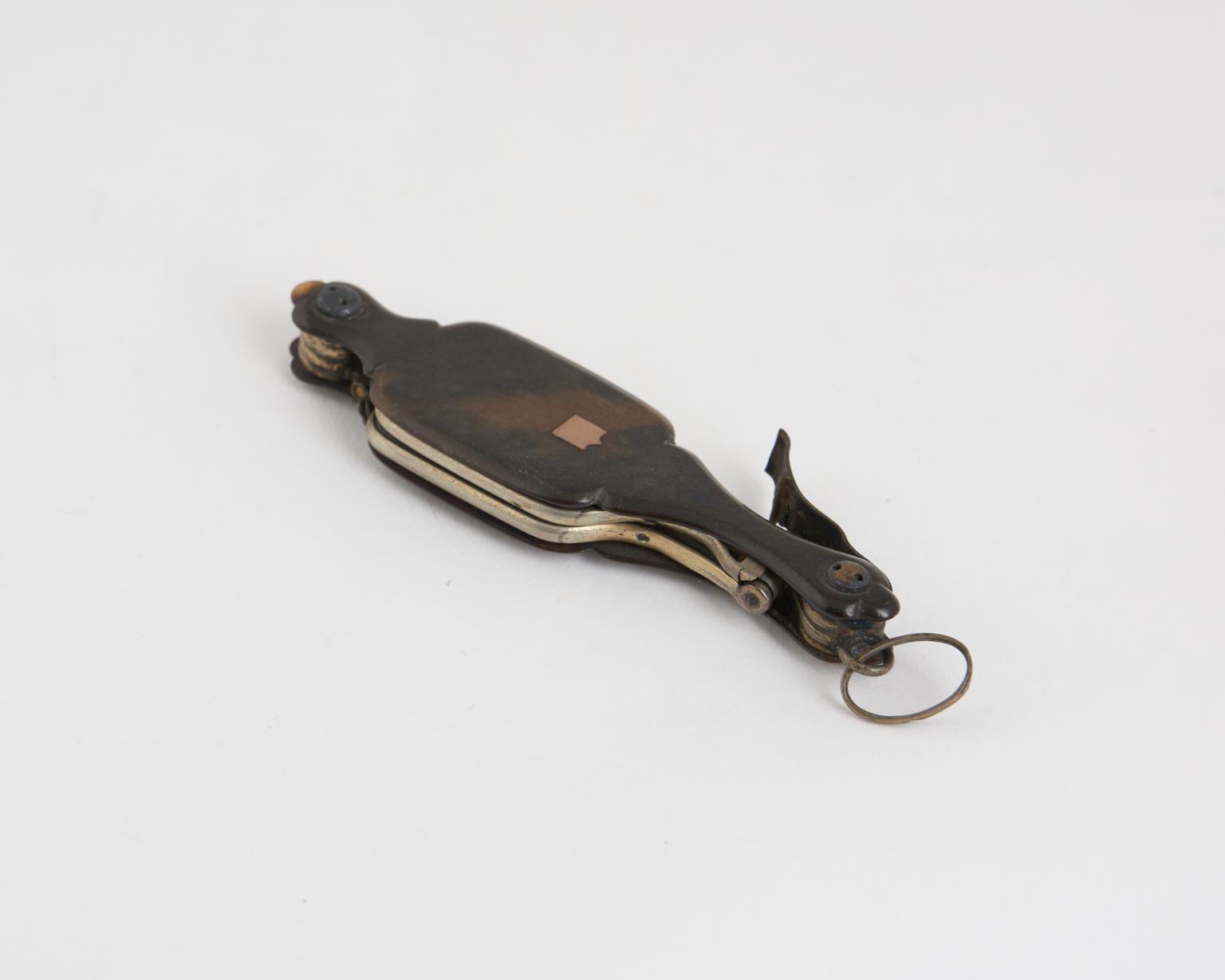 Hand, transverse folding | Science Museum Group Collection