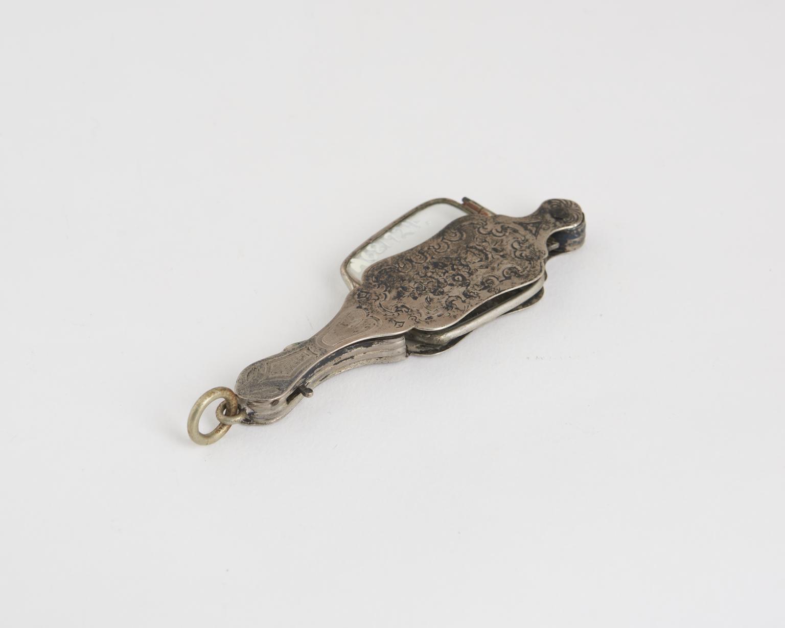 Hand, transverse folding | Science Museum Group Collection
