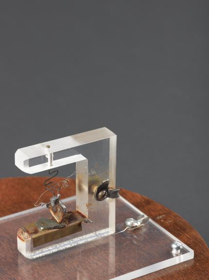 Replica of the first transistor, 1947-2003 | Science Museum Group ...