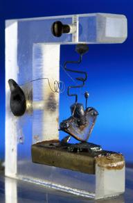 Replica of the first transistor, 1947-2003 | Science Museum Group ...