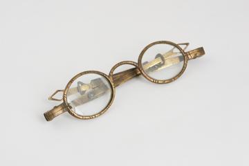 Spectacles, extending, brass, English, 1720-1860 | Science Museum Group ...