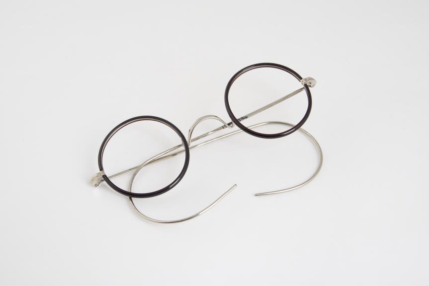 Pair of childs spectacle frames | Science Museum Group Collection