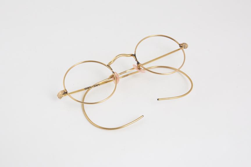 Pair of childs spectacle frames | Science Museum Group Collection