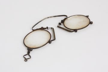 Spectacles, pince nez | Science Museum Group Collection