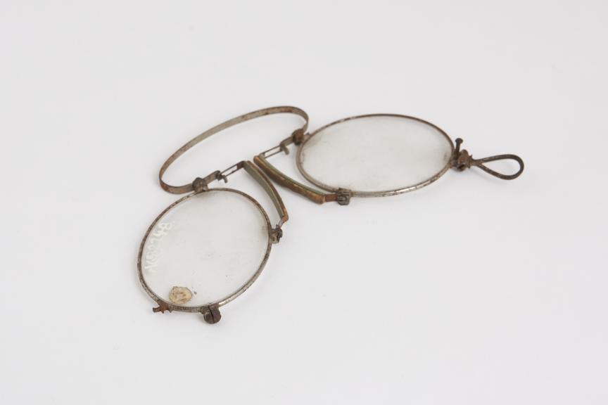 Spectacles, pince nez | Science Museum Group Collection