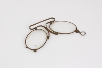 Spectacles, pince nez | Science Museum Group Collection