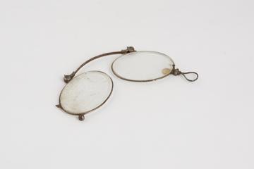 Spectacles, pince nez | Science Museum Group Collection