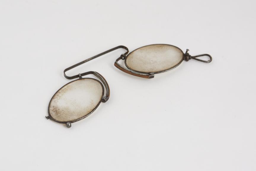 Spectacles, pince nez | Science Museum Group Collection
