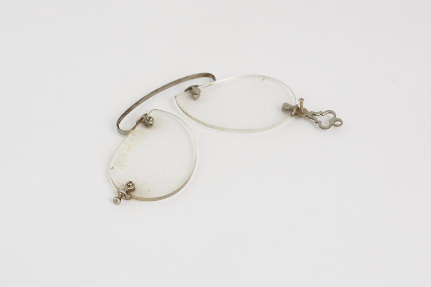 Spectacles, pince nez | Science Museum Group Collection