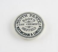 Ceramic pot lid for tooth paste | Science Museum Group Collection
