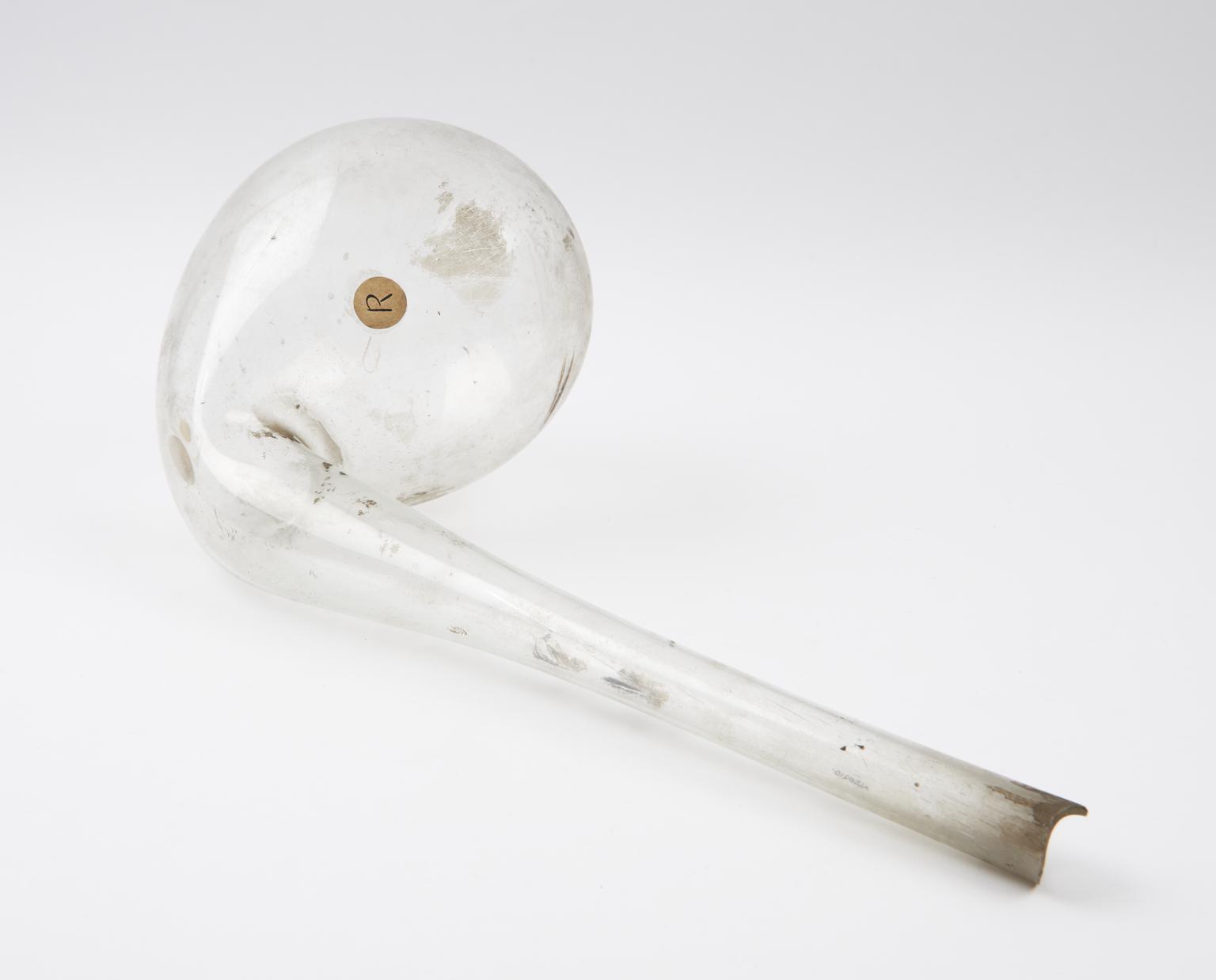 Clear glass retort | Science Museum Group Collection