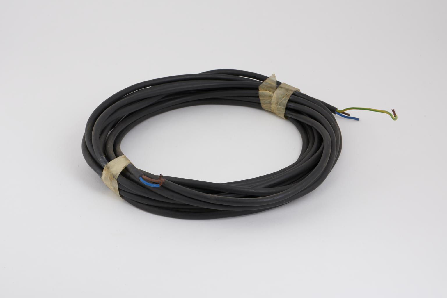 Length of black cable associated with the MRI scanner | Science Museum ...