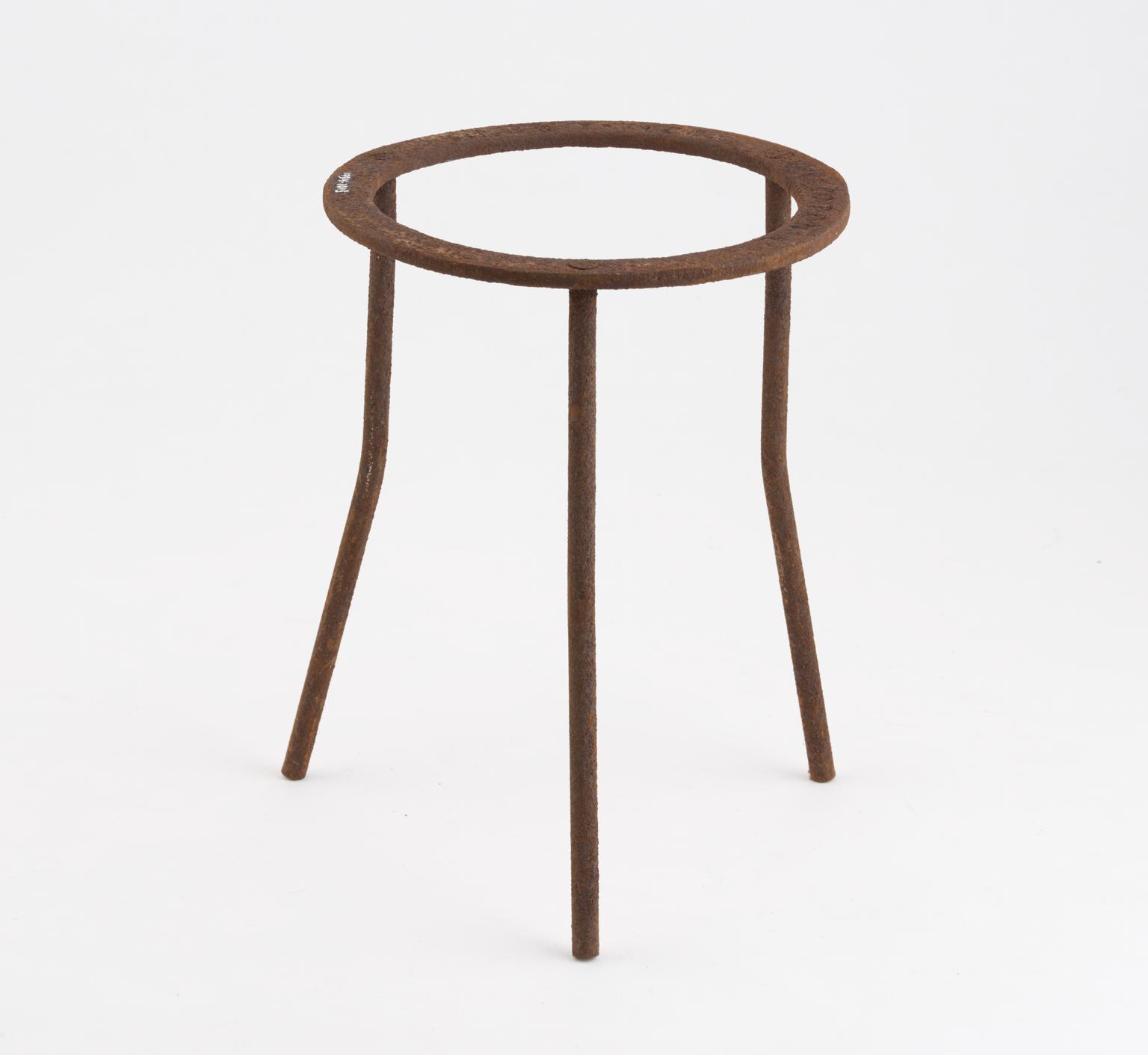 Tripod stand, circular | Science Museum Group Collection