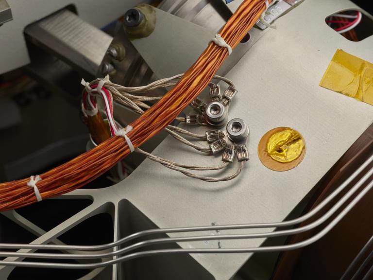 Solar-electric thruster with pointing mechanism | Science Museum Group ...