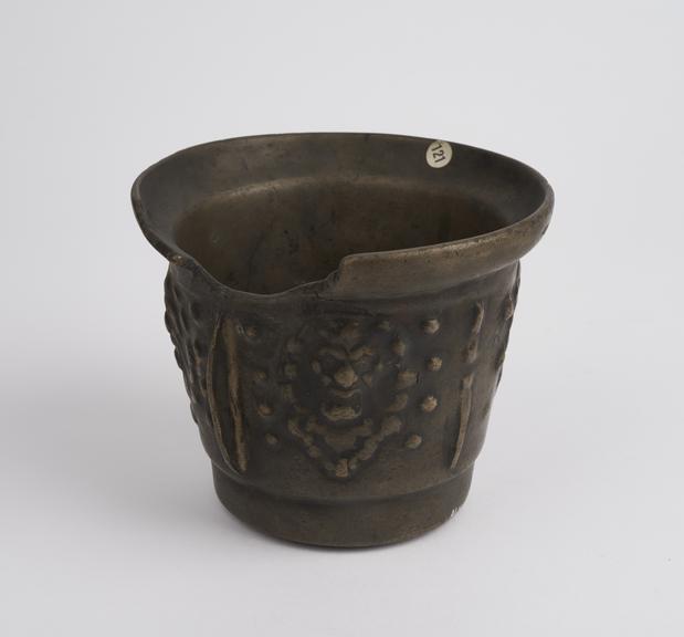 Tall bronze mortar | Science Museum Group Collection