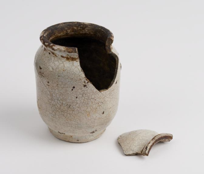 Earthenware dispensing pot | Science Museum Group Collection