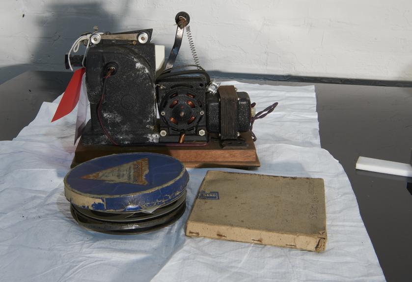 Pathescope Ace 9.5mm Projector | Science Museum Group Collection