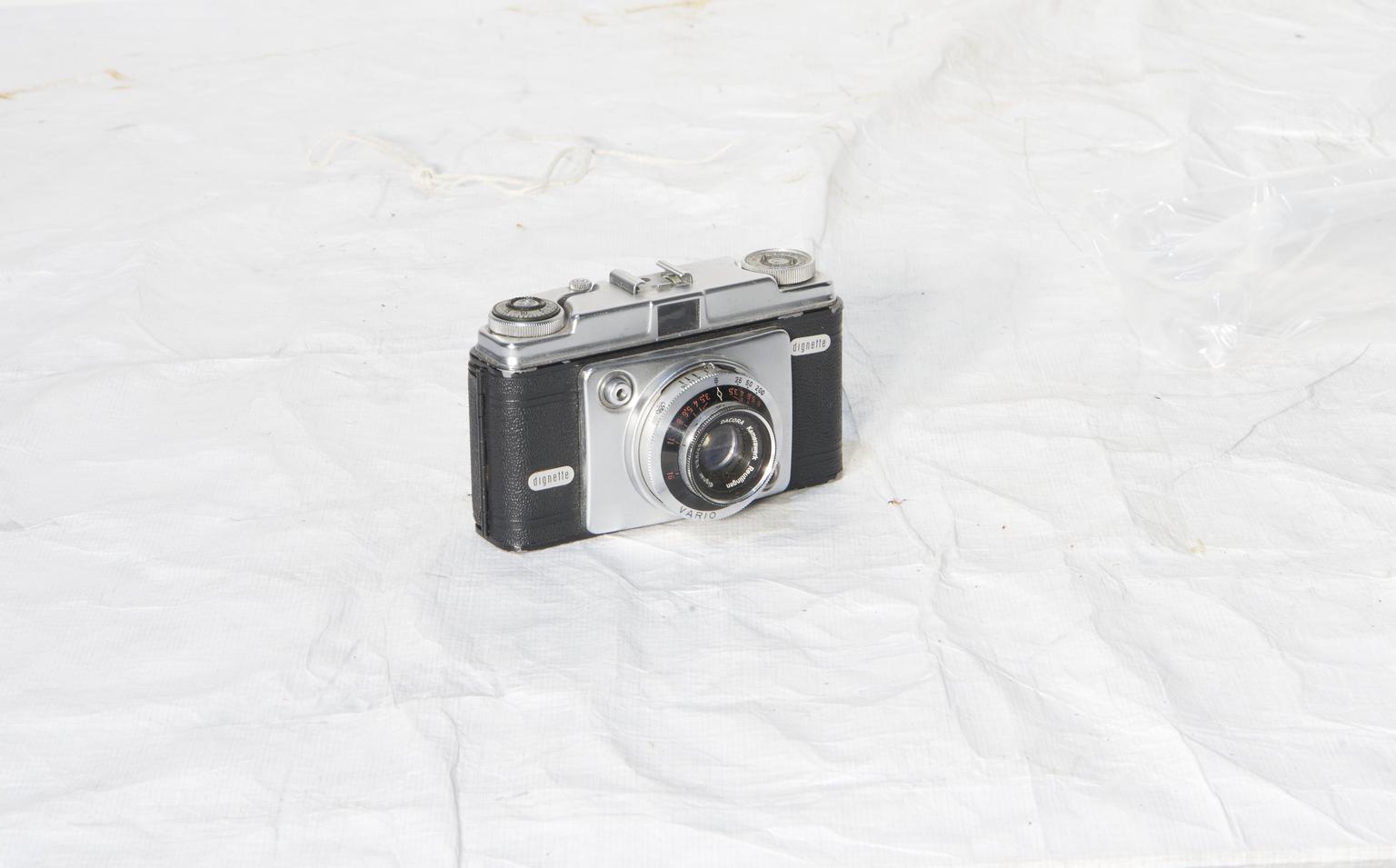 Dacora "Dignette" 35mm. camera with 45mm. f3.5 Dacora Dignar lens in ...