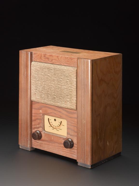 Wartime civilian receiver (AC), 1944-1945 | Science Museum Group Collection
