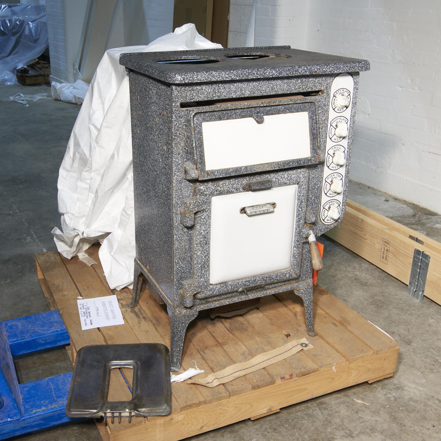 Revo Electric Cooker | Science Museum Group Collection