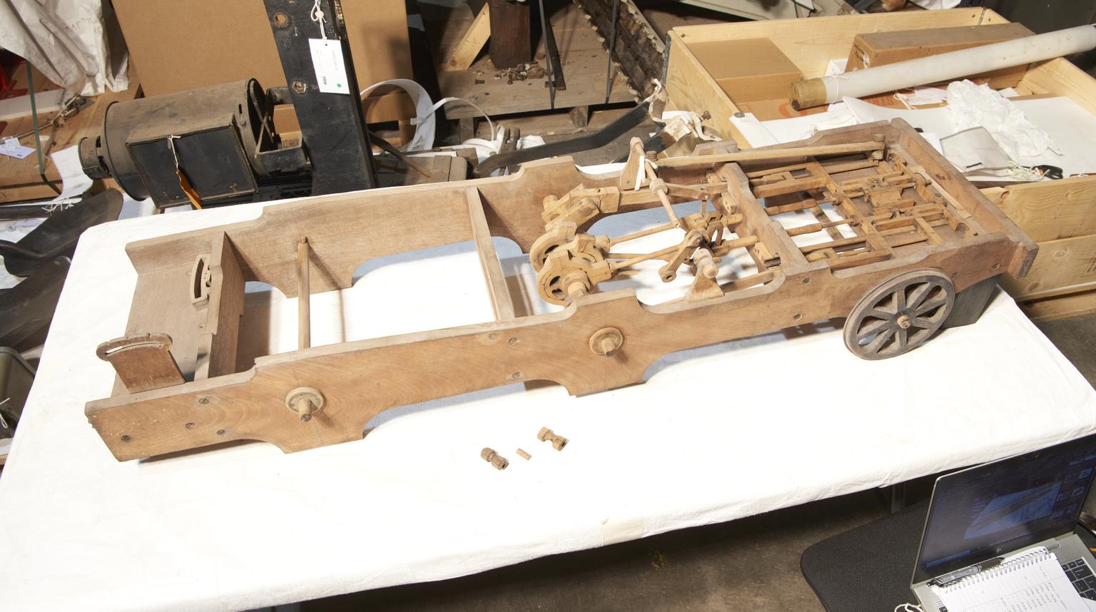 Model steam locomotive frame and motion | Science Museum Group Collection