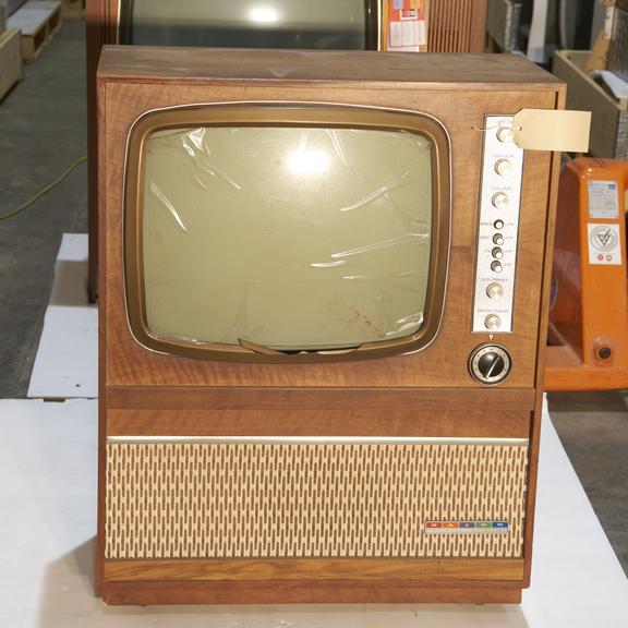 Dual Standard 405/625-line Baird Colour Television Receiver | Science ...