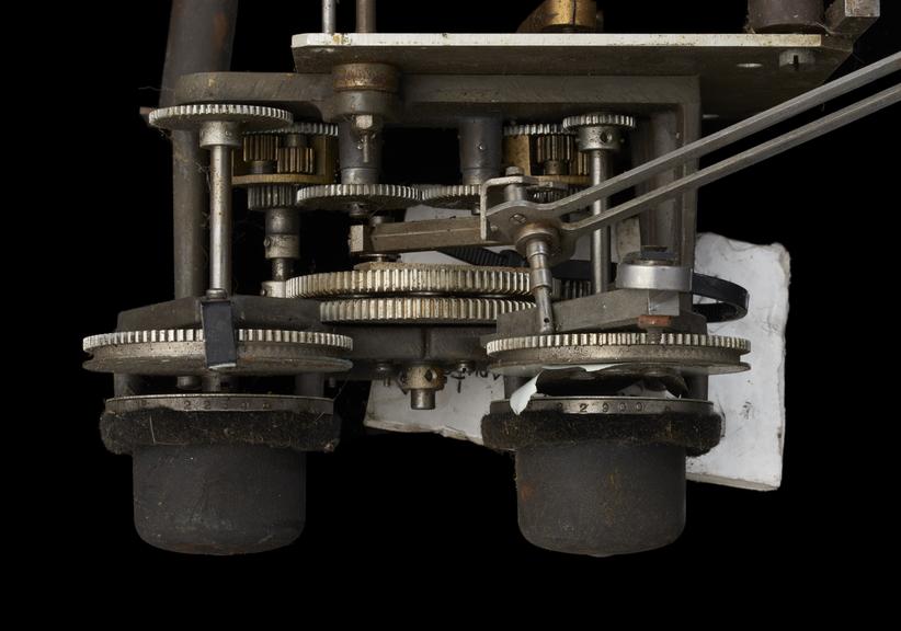 Drawing machine 2 by Desmond Paul Henry | Science Museum Group Collection