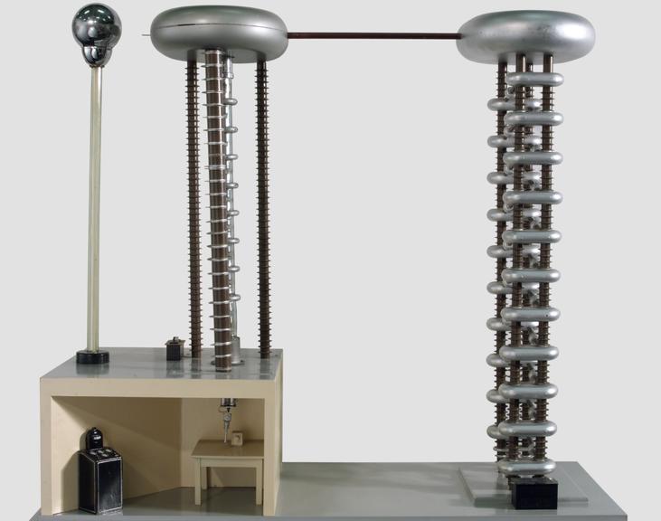 Model Particle Accelerator and Key | Science Museum Group Collection