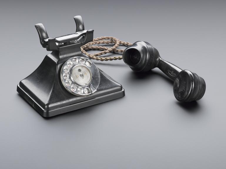 200 series dial telephone, 1925-1935 | Science Museum Group Collection