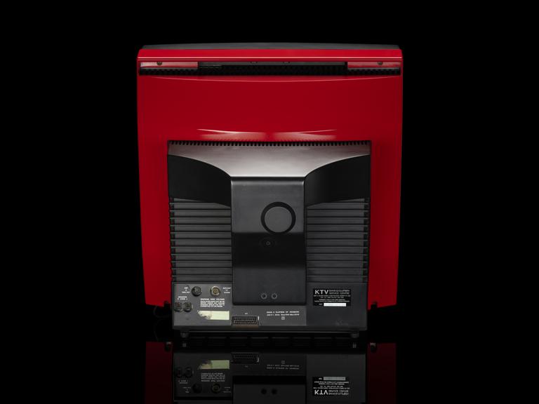 Bang and Olufsen Beovision MX2000 Colour Television | Science Museum ...